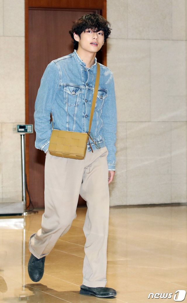 Here Are The Top 10 Most Iconic Fashion Moments Of BTS's V - Koreaboo