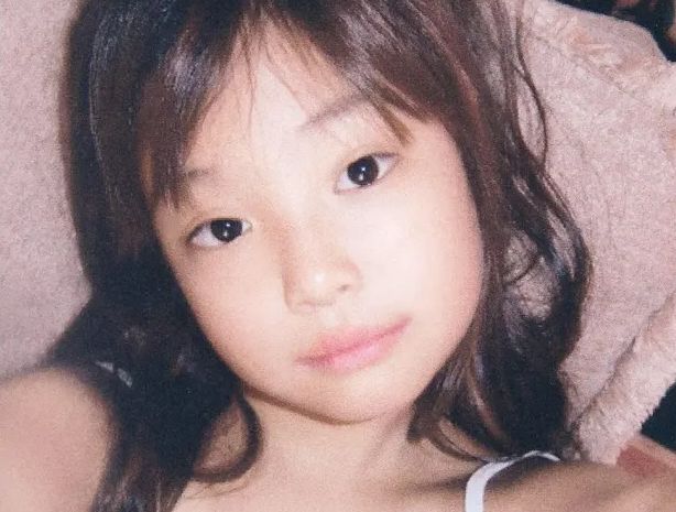 BLACKPINK's Jennie Was Beautiful Her Entire Life, And These Similar ...
