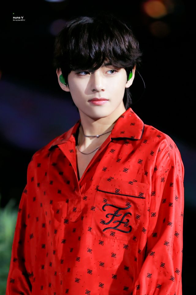 These 30+ Pics Prove BTS's V Looks Breathtaking In Every Color Of The ...