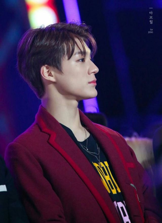 10 Male Idols With The Most Gorgeous Side Profiles - Koreaboo