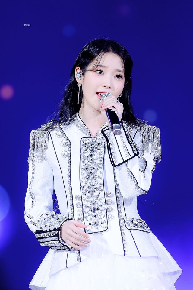 Literally All Of IU's "The Golden Hour" Concert Outfits Were Stunning ...