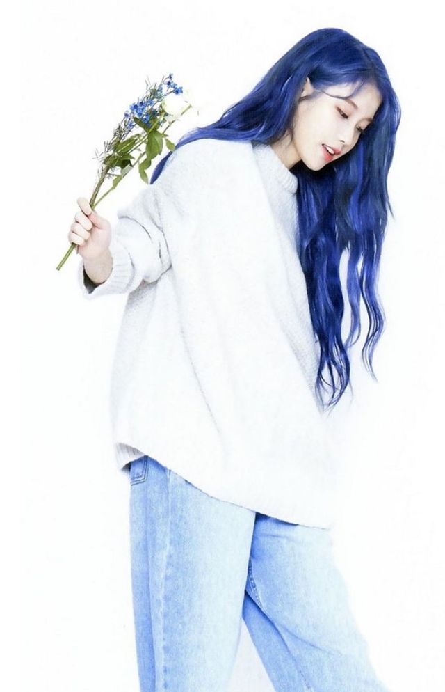 Online Communities Can't Get Enough of IU's Mystical New Hair Color ...