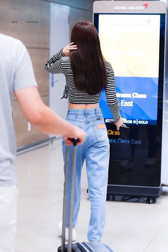 10+ Times BLACKPINK's Jennie Proved She's The Queen Of Proportions In A ...