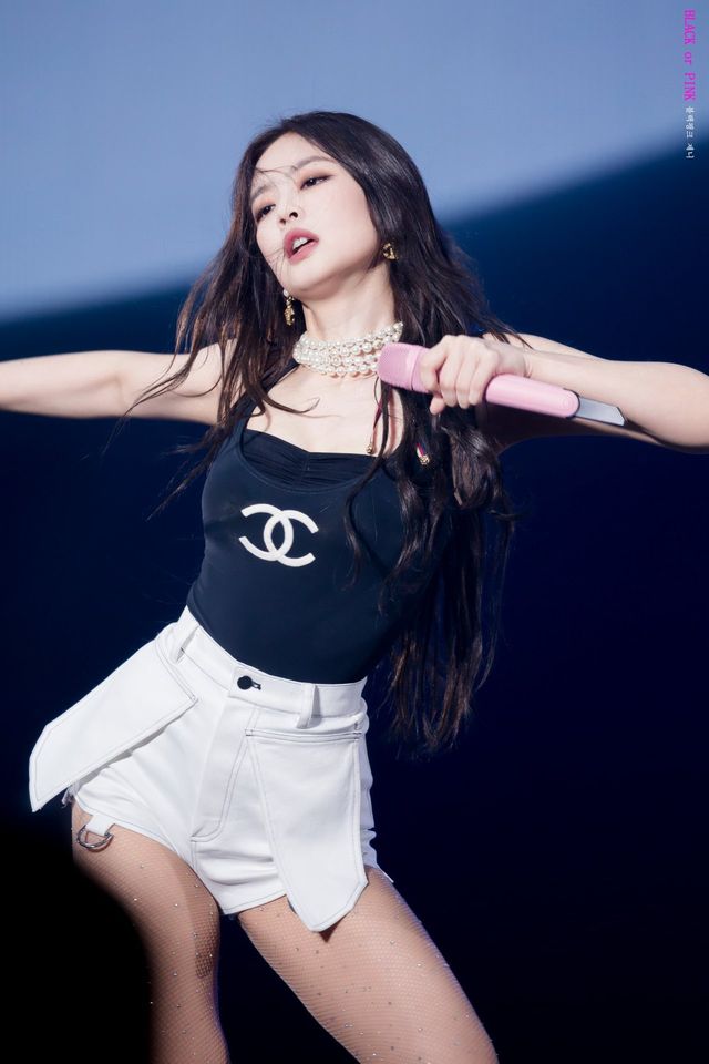 20 Times BLACKPINK's Jennie Showed Off Her Perfect Body Line - Koreaboo