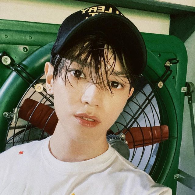 SuperM's Taeyong Slays The Fashion Game In Pink Heels - Koreaboo