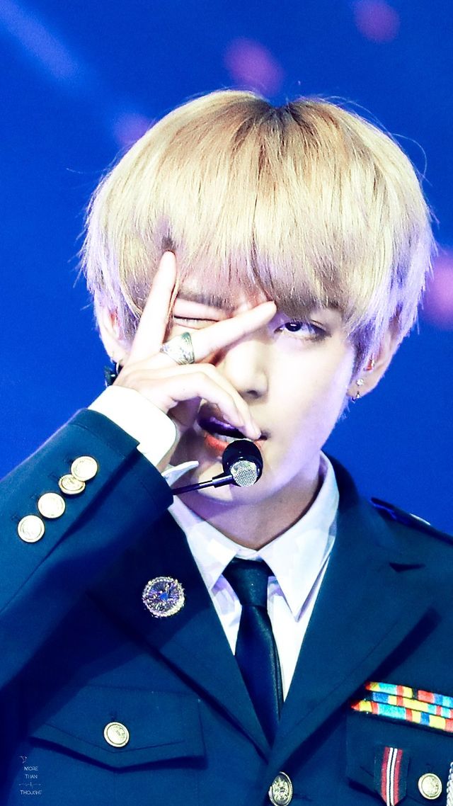 10+ Pictures of BTS V’s Stage Faces You Need To See Right Now - Koreaboo