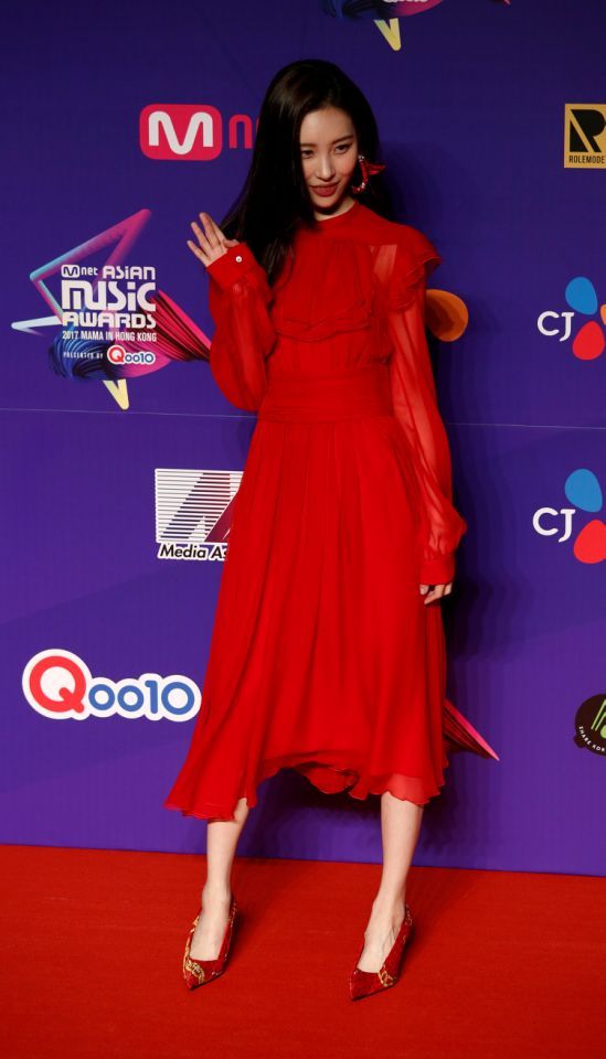 10+ Times Sunmi Was A Powerful Queen In Red Outfits - Koreaboo
