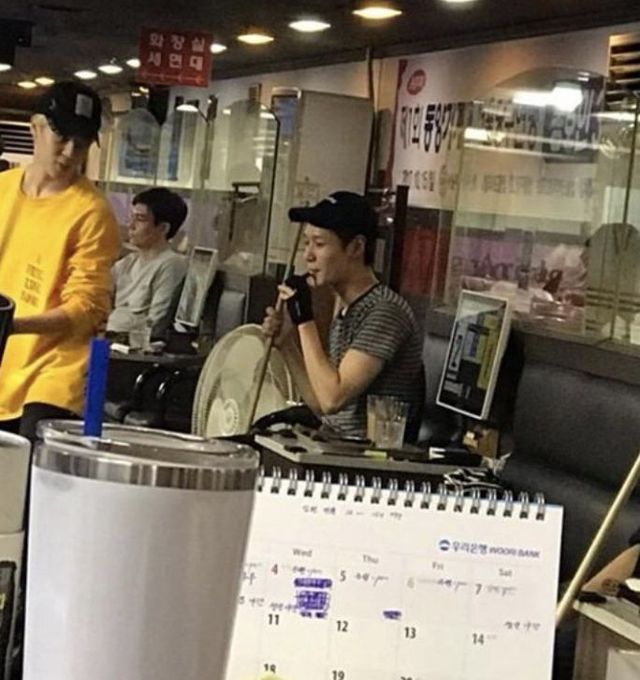 10+ Idols Who Were Caught In Smoking Controversies