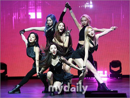 Your First Look Into TWICE's "Fancy You" Showcase - Koreaboo