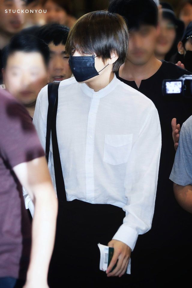 BTS's V Has Everyone Going Crazy Over How Good-Looking He Is - Koreaboo