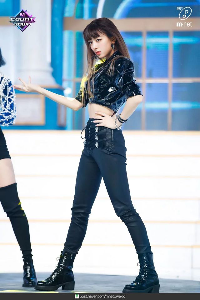 6 Female K-Pop Idols Who Are Currently Hot Topics Thanks To Their ...