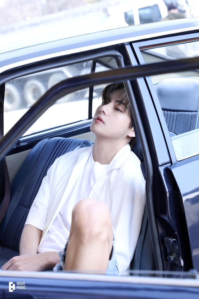 BIGHIT Releases 20+ Photos Of BTS’s V From Throughout The Past Year To ...