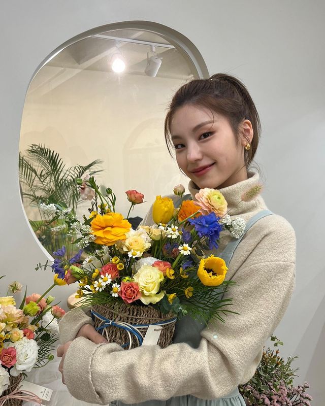 ITZY's Yeji Can Rock Styles In Every Color, These 25+ Photos Are Proof ...