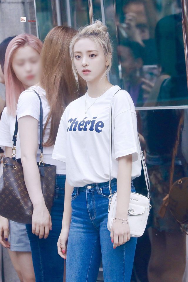 10+ Times ITZY's Yuna Gave Us Major Fashion Inspo With Her Stylish ...