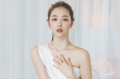Netizens Claim Sulli Has Reached GODDESS-LEVEL Beauty After Latest ...