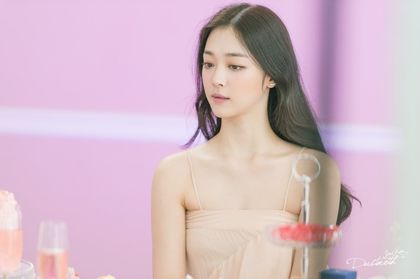 Netizens Claim Sulli Has Reached GODDESS-LEVEL Beauty After Latest ...