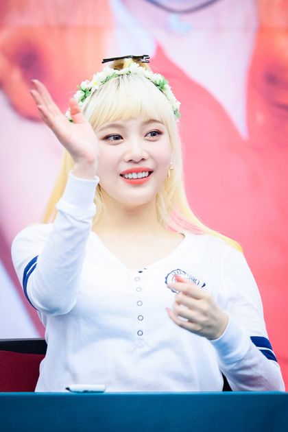 Red Velvet Joy Spotted With Platinum Bloinde Hair And Blue Eyes