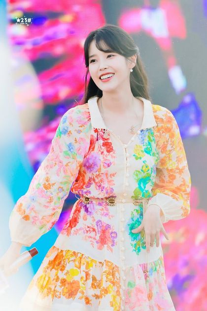 IU Tries Out The "Exposed Bra" Trend, Showing Off Her Abs In The Process - Koreaboo