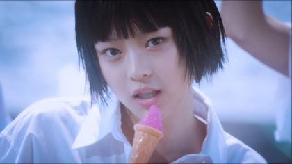 NewJeans' Hanni Models New, Choppy Hairstyle In Cosmopolitan Pictorial - Koreaboo