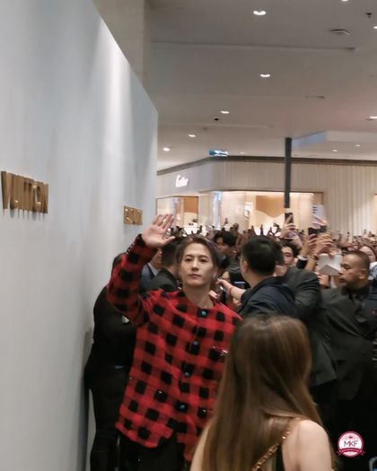 GOT7's Jackson Wang Surprises Fan With An Expensive Gift - Koreaboo