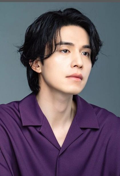 Lee Dong Wook Makes Announcement About His Dating Life - Koreaboo