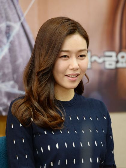 Popular Actress Stuns Audiences By Revealing She Married Husband After Only 111 Days Of Dating ...