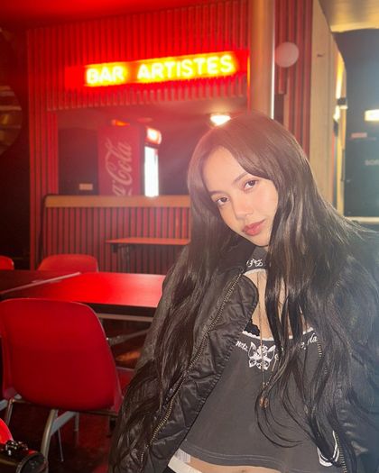 BLACKPINK's Lisa Spotted In New Photos With Rumored Boyfriend's Family ...