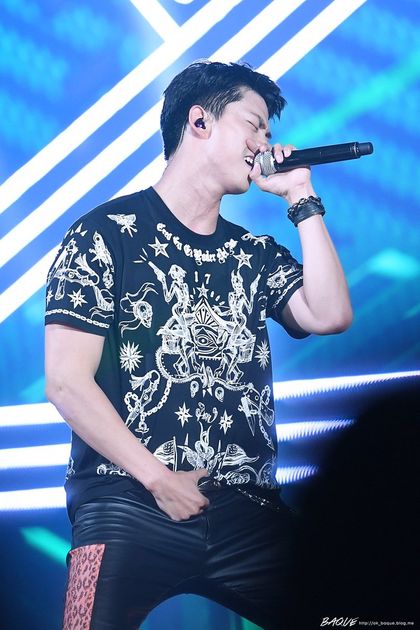 Recent Photos Of 2PM Taecyeon In Army Show His Drastic Body Transformation