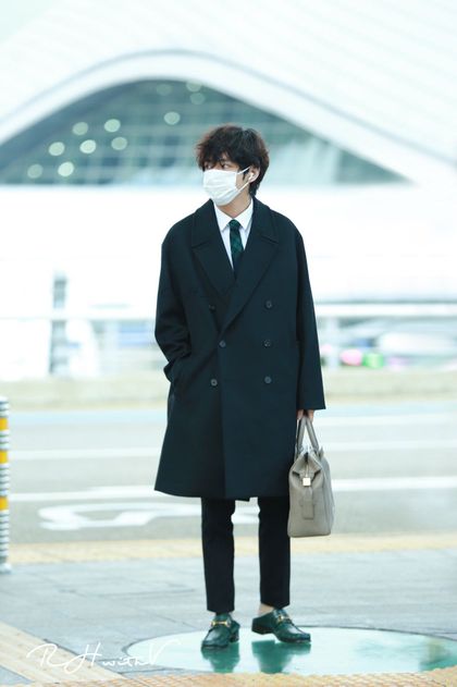 Here Are The Top 10 Most Iconic Fashion Moments Of BTS's V - Koreaboo
