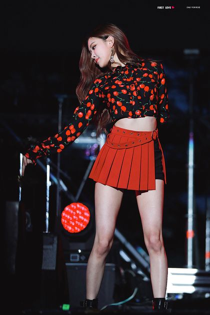 20+ Times BLACKPINK’s Rosé Showed Off Her Gorgeous Body Line