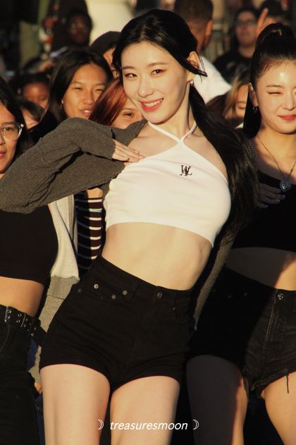 Fans Are Stunned By ITZY’s Visuals In Real Life After Seeing Them At Venice Beach - Koreaboo