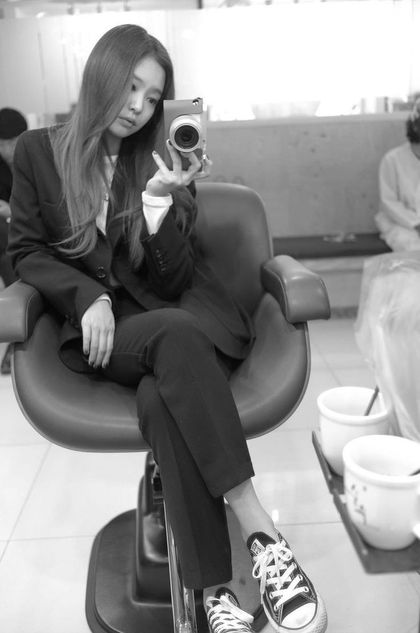 20 Times BLACKPINK's Jennie Posted Mirror Selfies Proving She's The ...