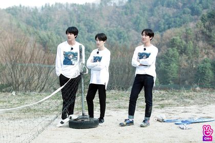 18 Times BTS's Drastic Size Differences Were Captured On Camera