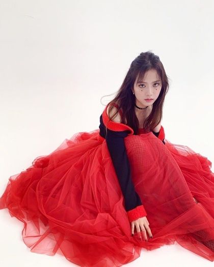 10+ Times BLACKPINK's Jisoo Served Powerful And Sexy Visuals In Red ...