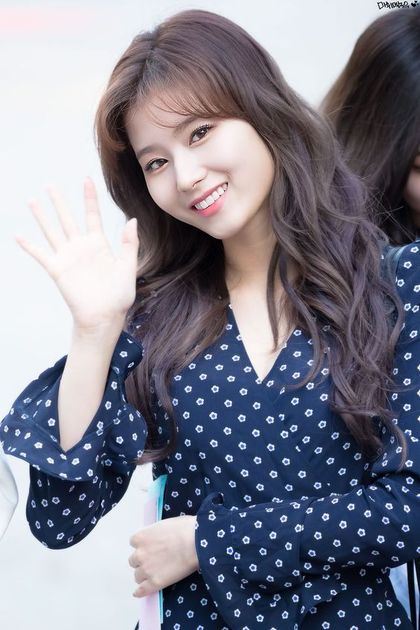 These 30+ Pictures Prove That TWICE's Sana Is Beautiful In Every Color ...