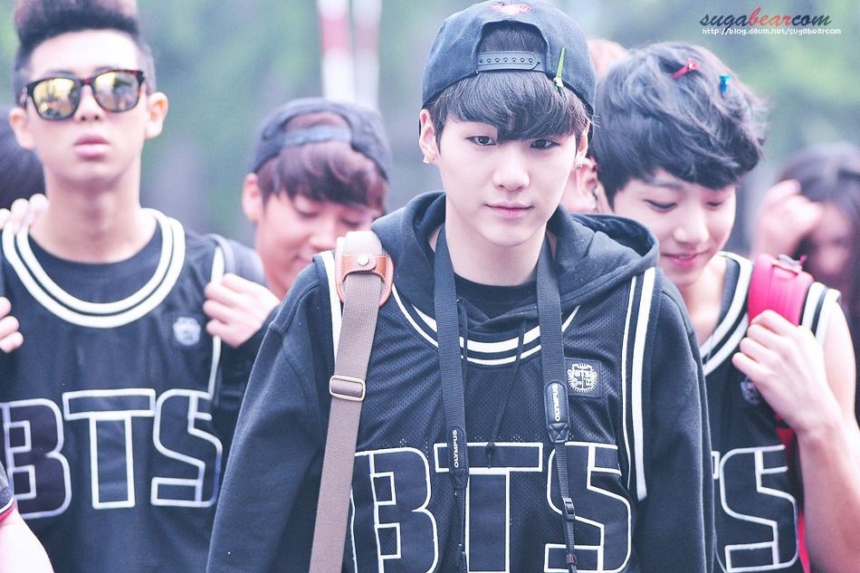 30+ Rarely Seen Photos From BTS's First-Ever Fan Events - Koreaboo