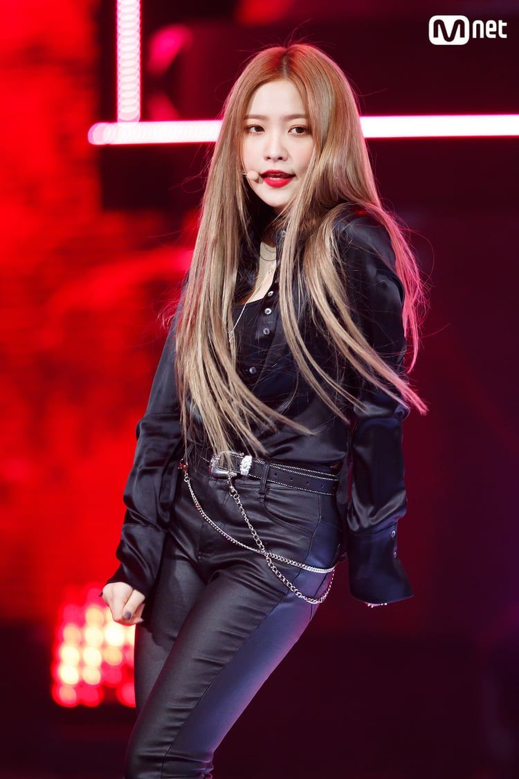 10 Times Red Velvet's Yeri Totally Blew Us Away With Her Gorgeous Stage ...