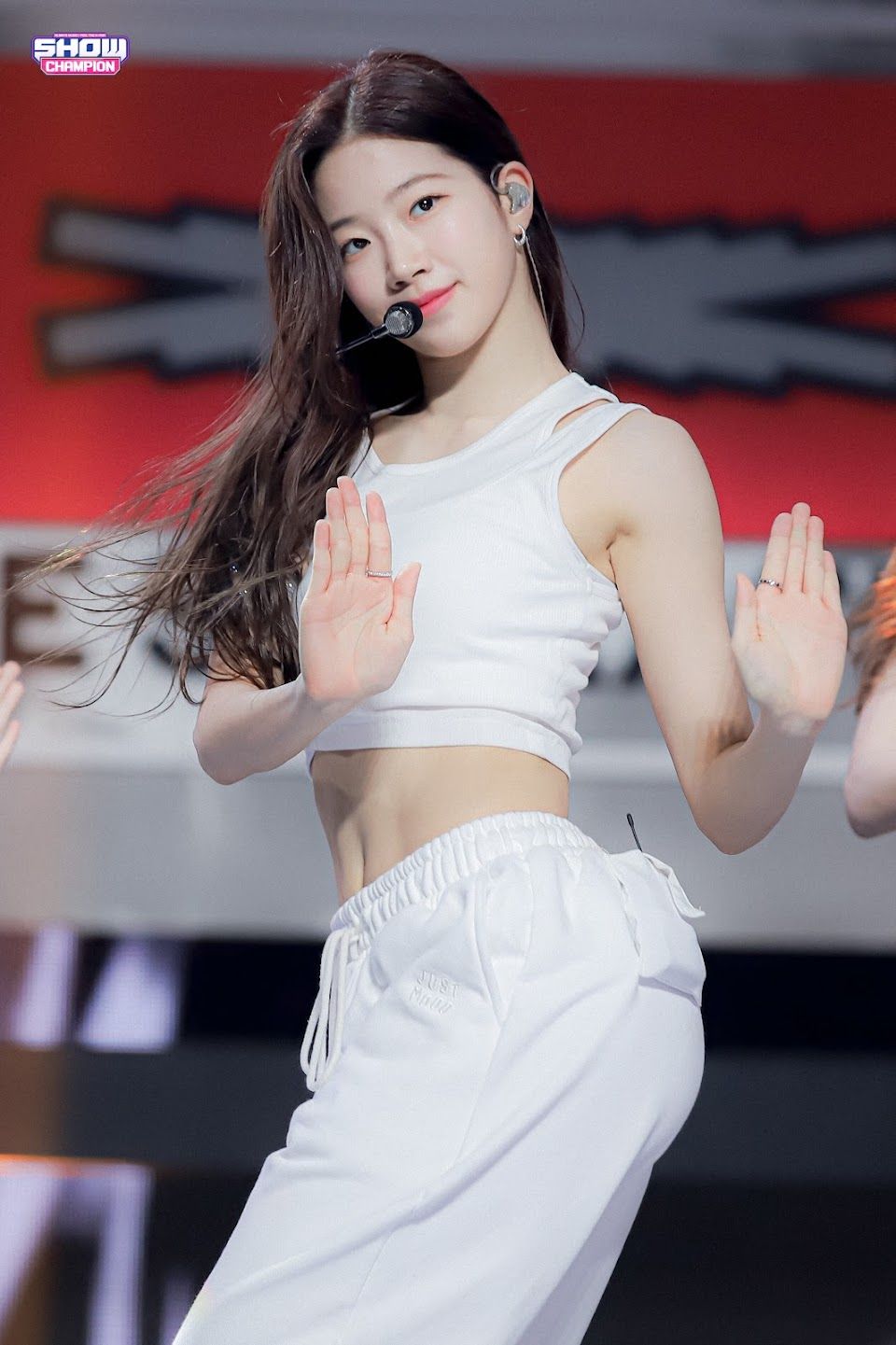 K-Pop Workouts: Here's How LE SSERAFIM's Kazuha Maintains Her Rock Hard ...