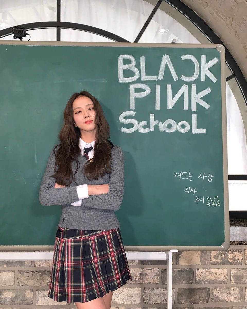 Here Are 20+ Stunning Preppy Looks From BLACKPINK's Jisoo That ...