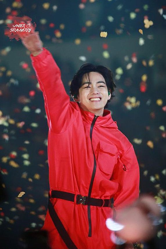 BTS's V Channeled His Inner "Squid Game" During "PERMISSION TO DANCE ON ...