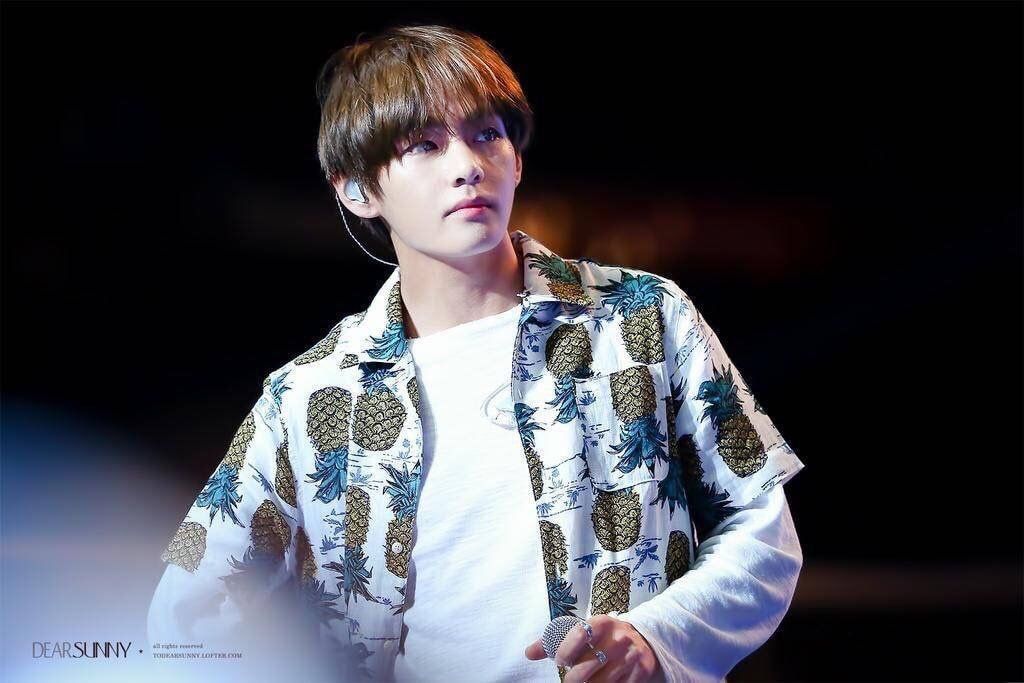 The Growth Process Of BTS’s V: A Perfect Example Of A Visual King ...