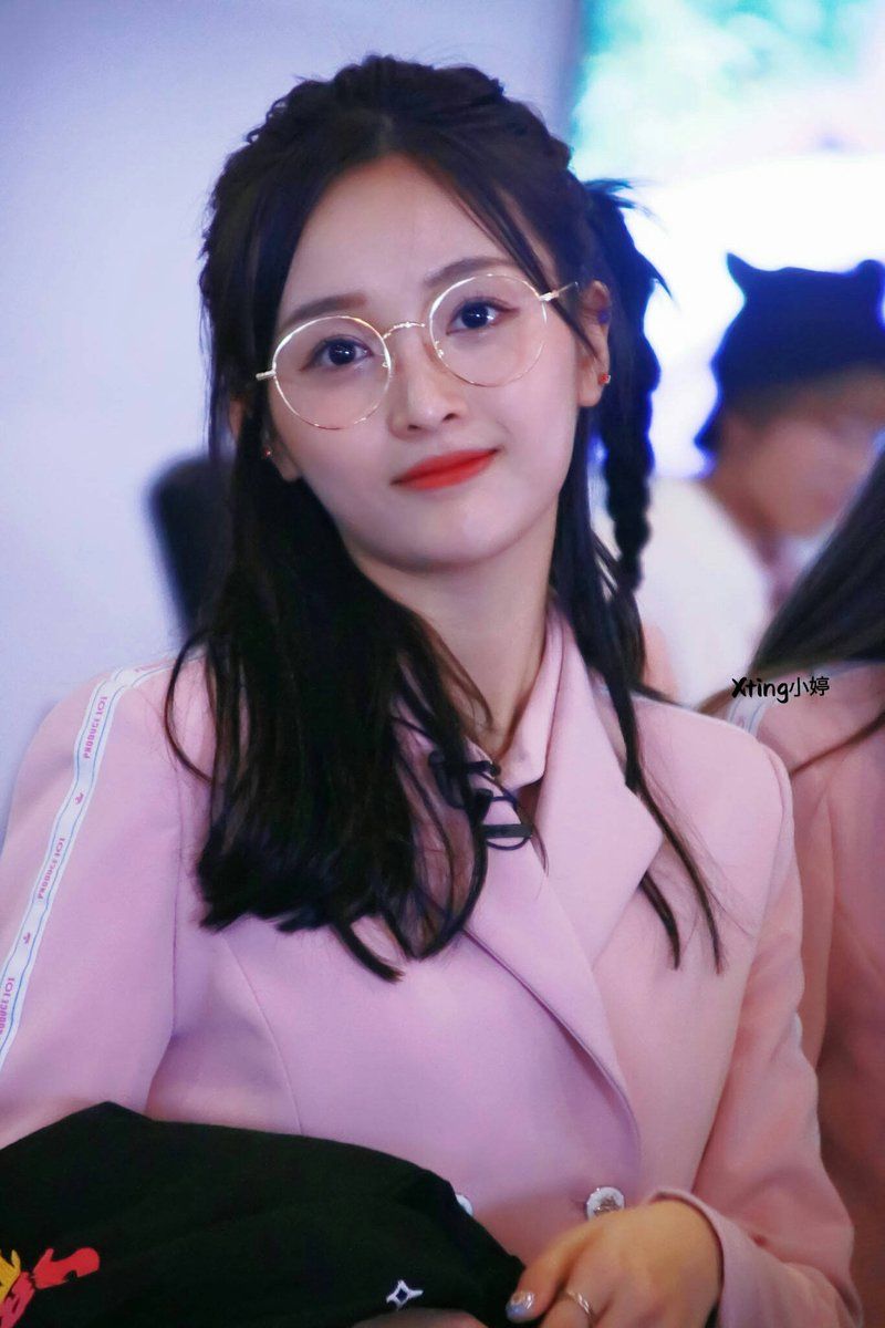 Cosmic Girls Xuan Yi Is In A "Bed Scene" For An Upcoming Movie