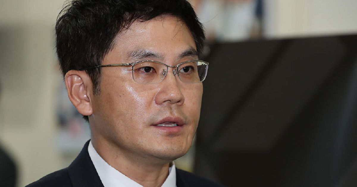 BREAKING) YG Entertainment Shareholders Vote To Keep Yang Min Suk As CEO BREAKING) YG Entertainment Shareholders Vote To Keep Yang Min Suk As CEO