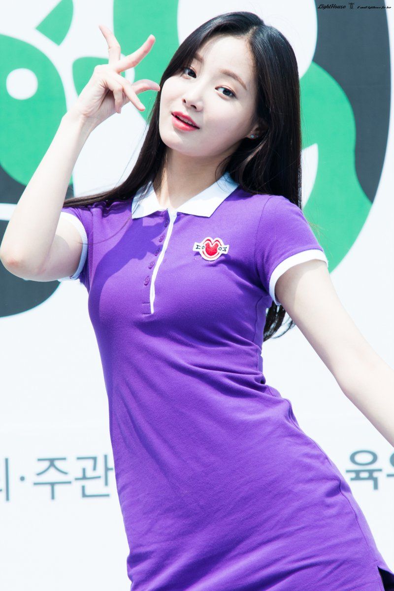 Korean Men Think MOMOLAND's Yeonwoo Has The Best Bod Of All Idols