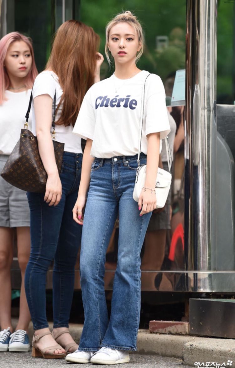 10+ Times ITZY's Yuna Gave Us Major Fashion Inspo With Her Stylish ...